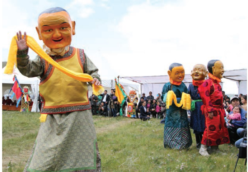 Их майдар цогцолборт хутагтууд заларлаа