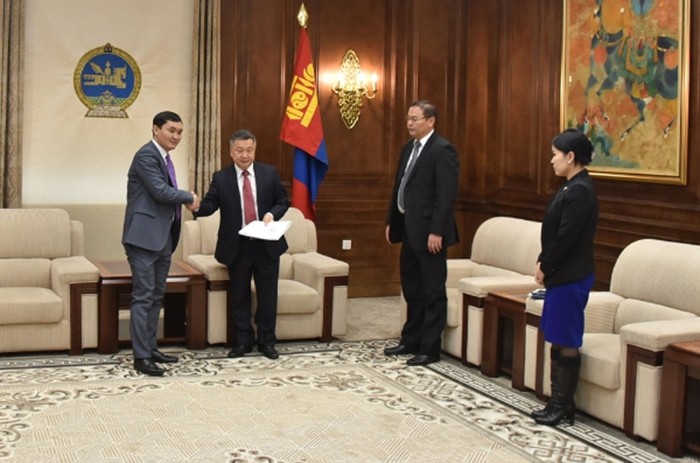 Үндэсний хөтөлбөр батлах тухай тогтоолын төслийг дахин өргөн барив