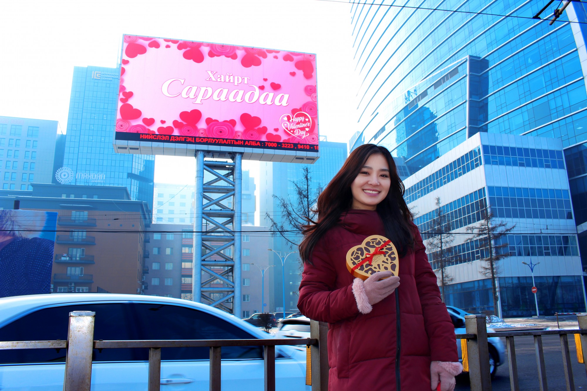 Хурим хийж байгаа хосуудад гэнэтийн бэлэг барьжээ