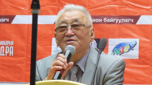 Төрийн шагналт, Ардын уран зохиолч Ш.Сүрэнжав бурхны оронд заларлаа