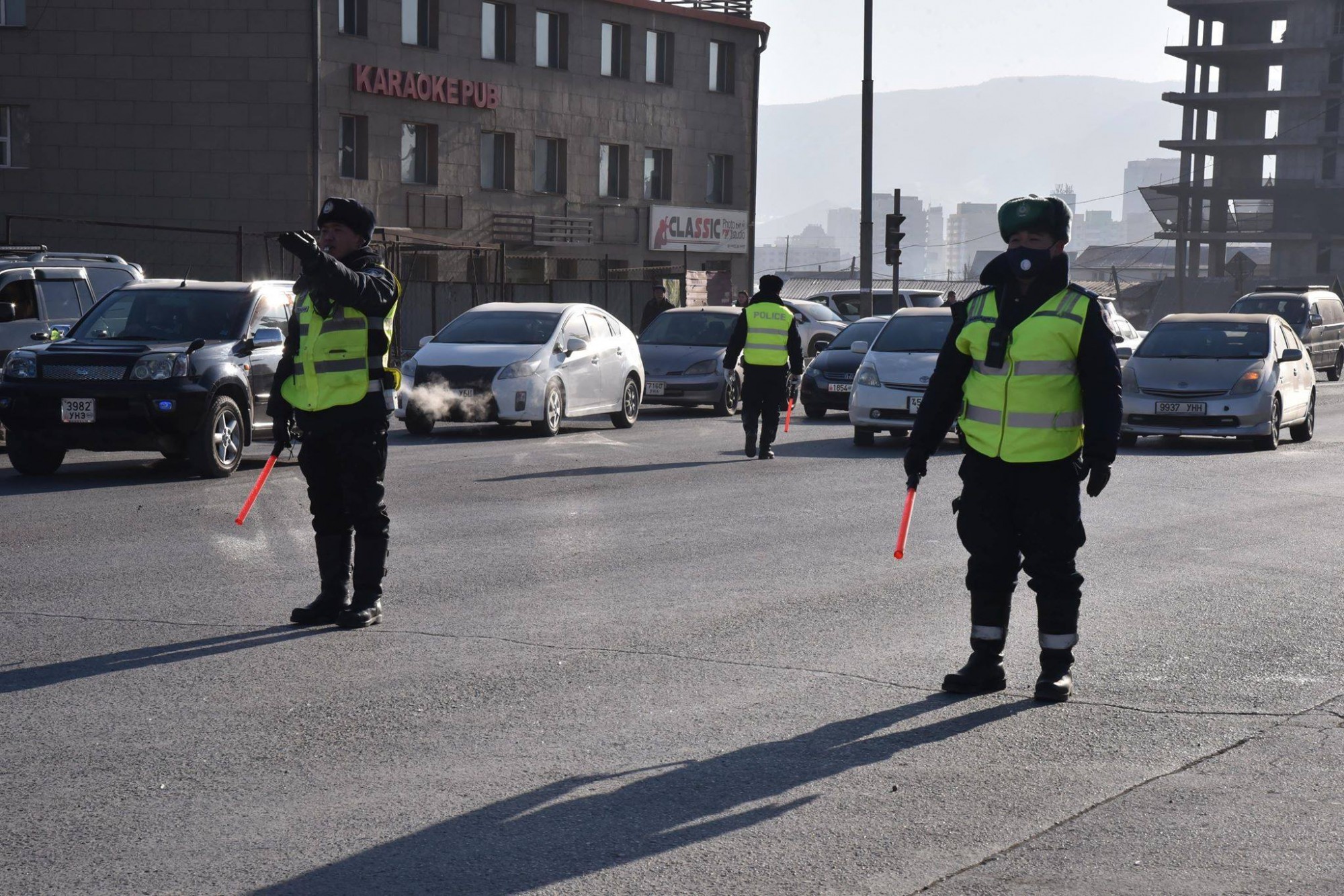 Амралтын өдрүүдэд 320 гаруй цагдаагийн алба хаагч дугаарын ...