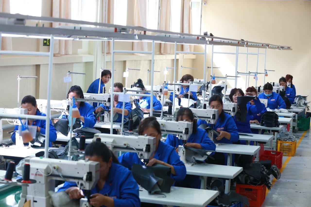 Хөдөлмөр хамгааллын гутлыг олон улсын стандартаар дотоодод үйлдвэрлэж ...