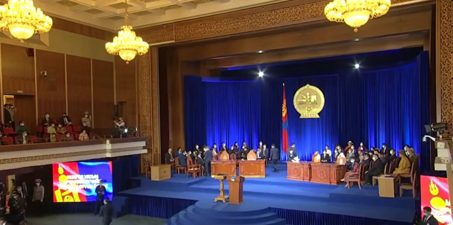 У Хүрэлсүх тангараг өргөж Монгол Улсын зургаа дахь Ерөнхийлөгч боллоо