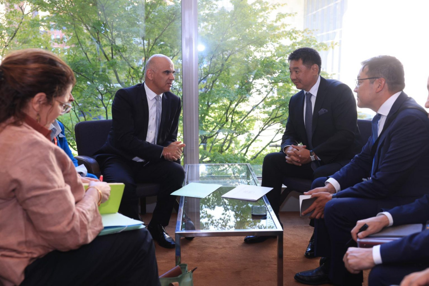 Швейцарын Холбооны Улсын Холбооны Ерөнхийлөгчийг Монголд айлчлахыг урив