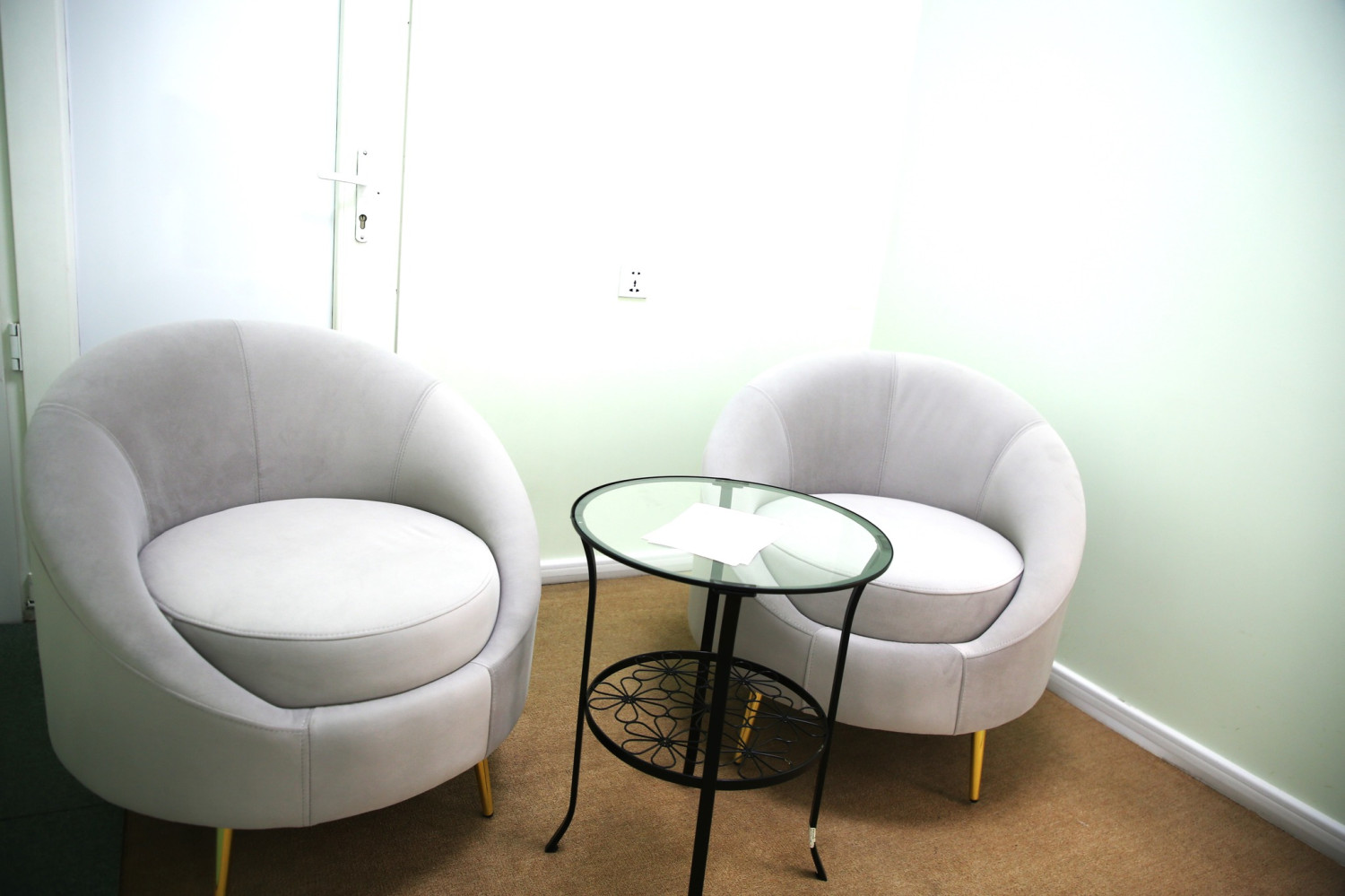 Гэр бүлд зөвлөгөө өгөх төв тэй боллоо 10 17 цагийн хооронд үйлчлүүлэх боломжтой