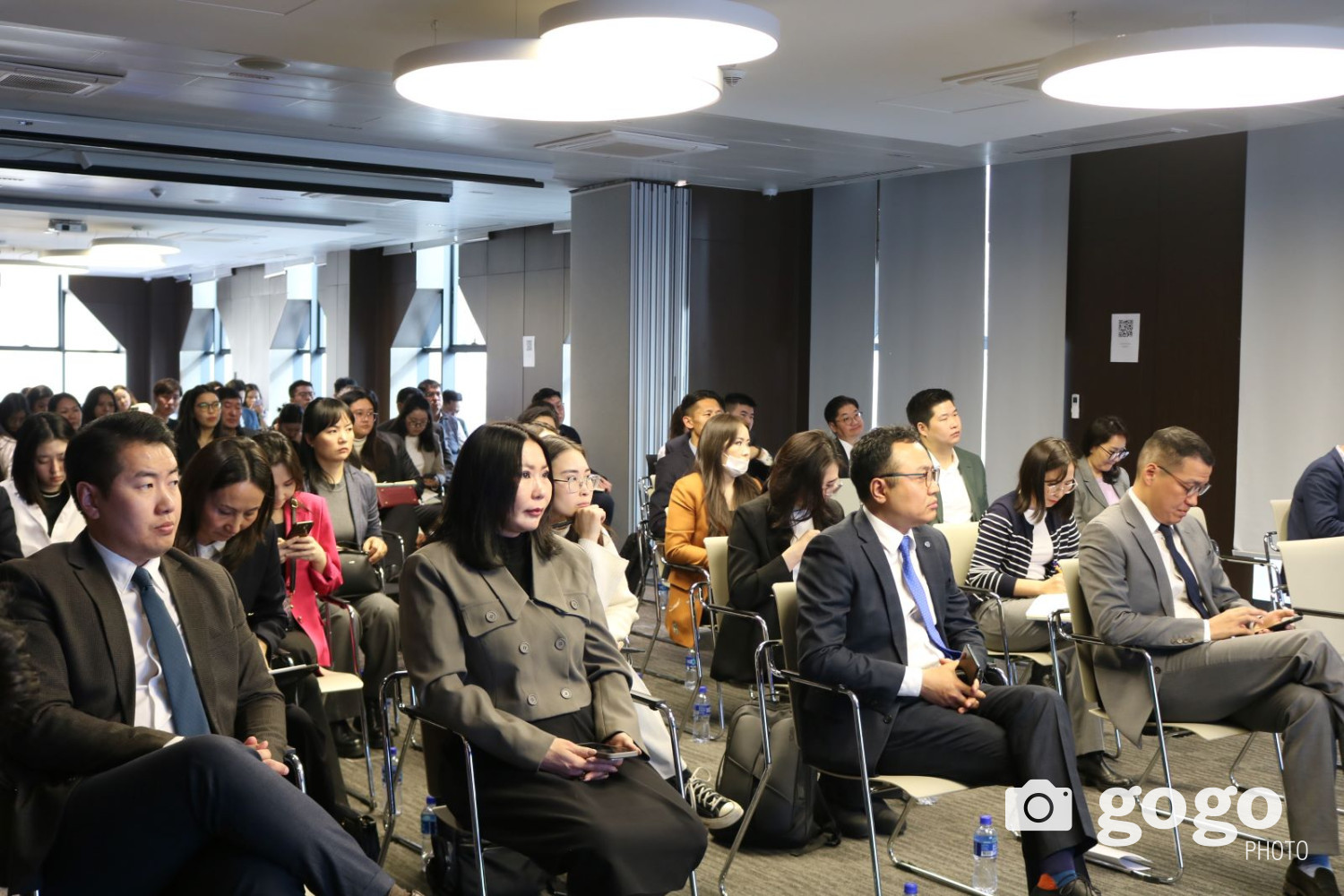 Жижиг хувьцаа эзэмшигчид саналын эрхээ хэрэгжүүлэхгүй байгаа тул банкны ...