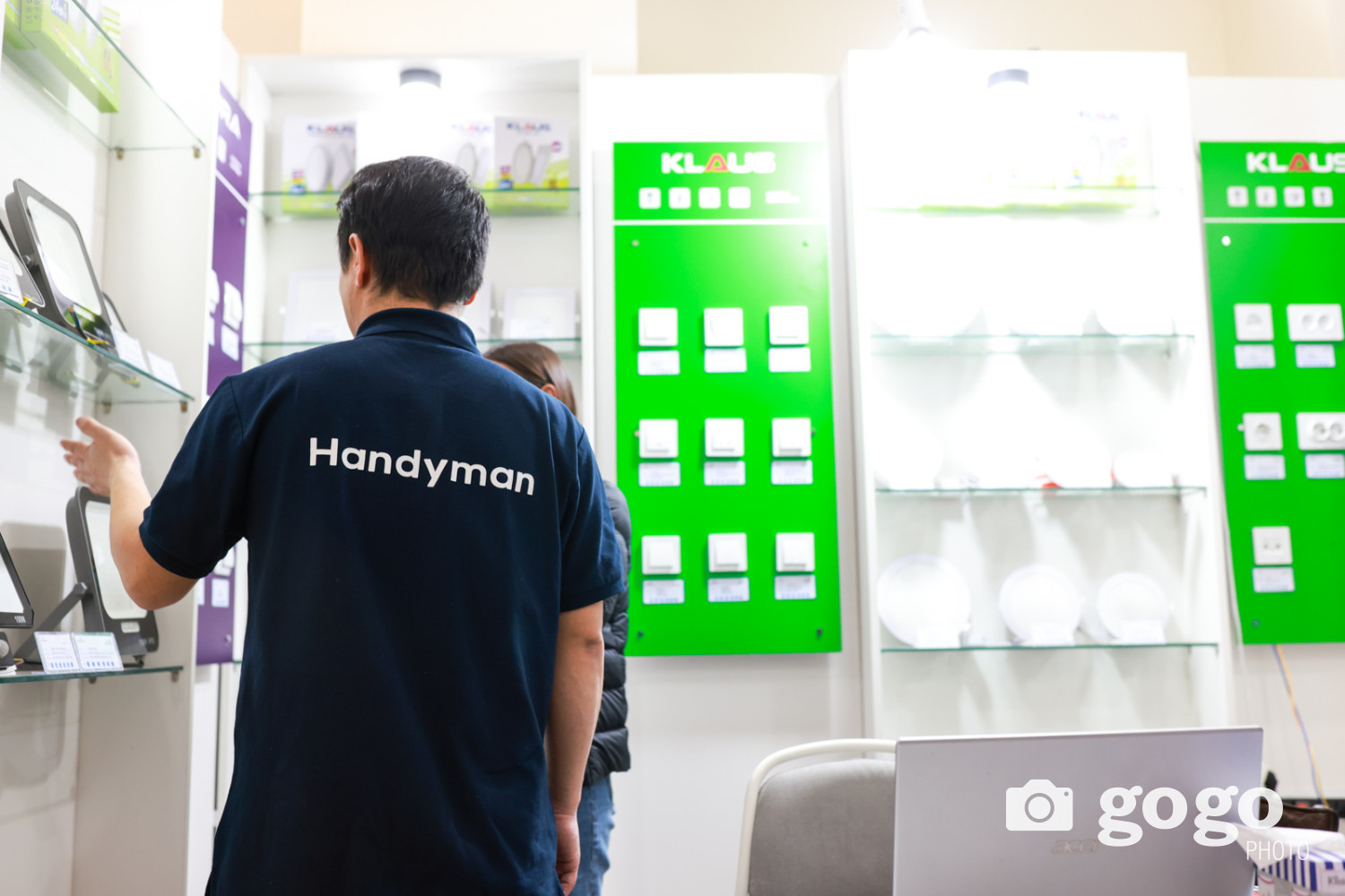 Гэрлийн чийдэнд зарцуулдаг мөнгөө хэмнэхийг хүсвэл Handyman Store-ыг ...