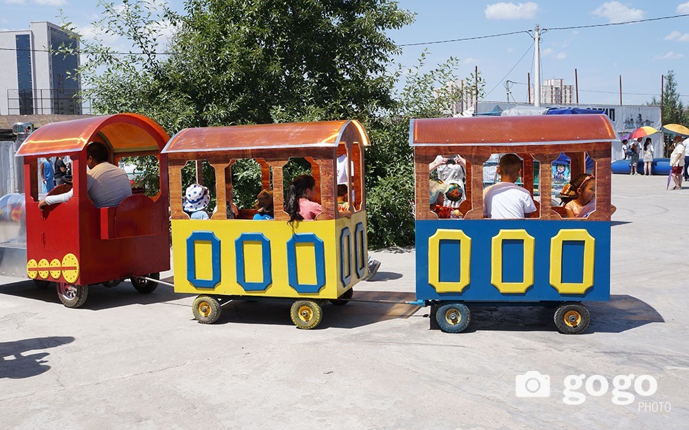 Төв цэнгэлдэх хүрээлэнд хүүхэд хөгжөөх олон зүйл байна