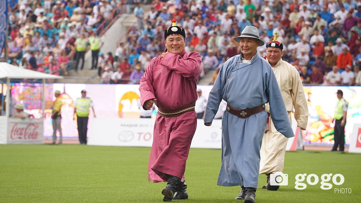 Зургаан начин хоёр харцага цолтон төрлөө