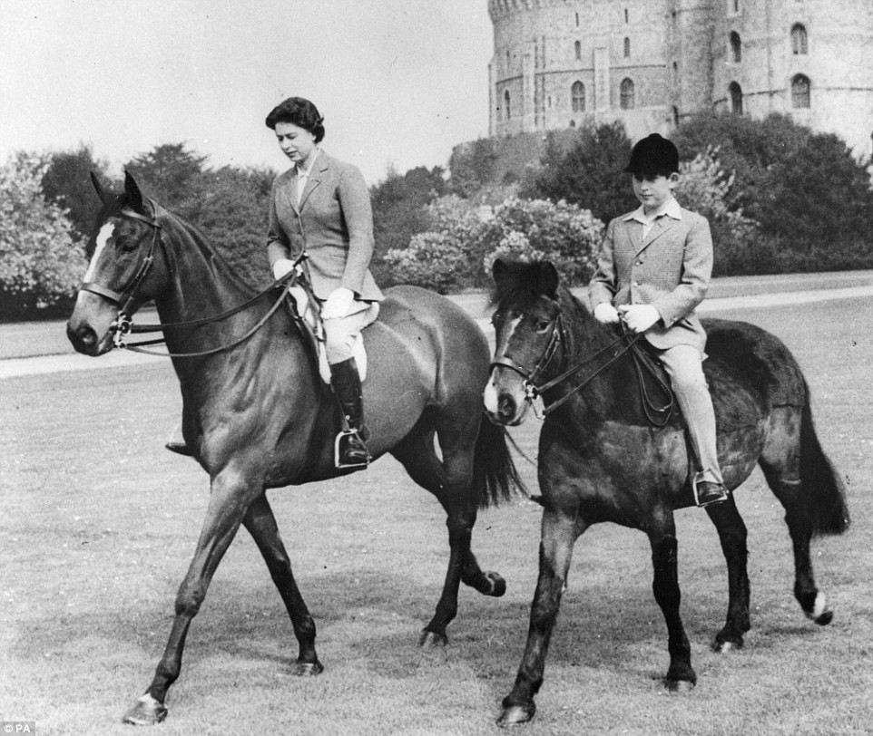 Ii Элизабет хаан ширээнд хамгийн удаан заларсан хатан хаан боллоо