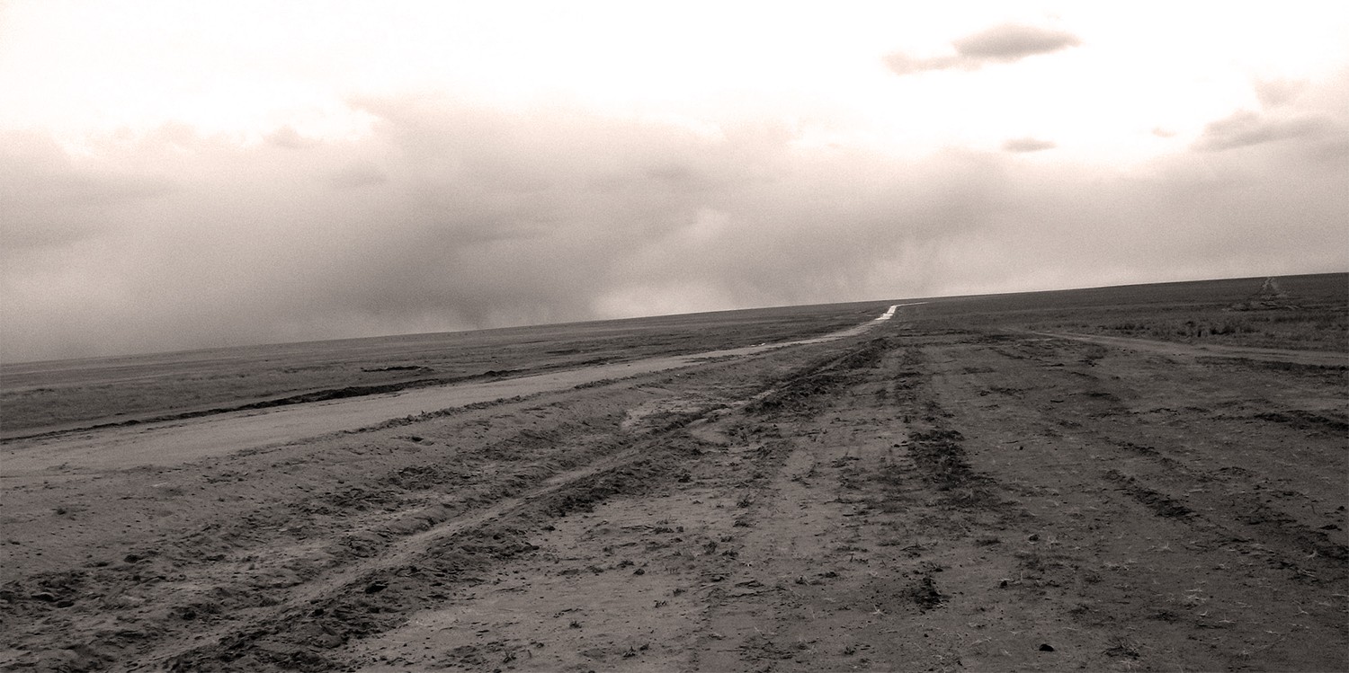 Мэнэнгийн талыг Монголчуудтай нь зэрэмдэглэсэн хар алтны мөрөөр