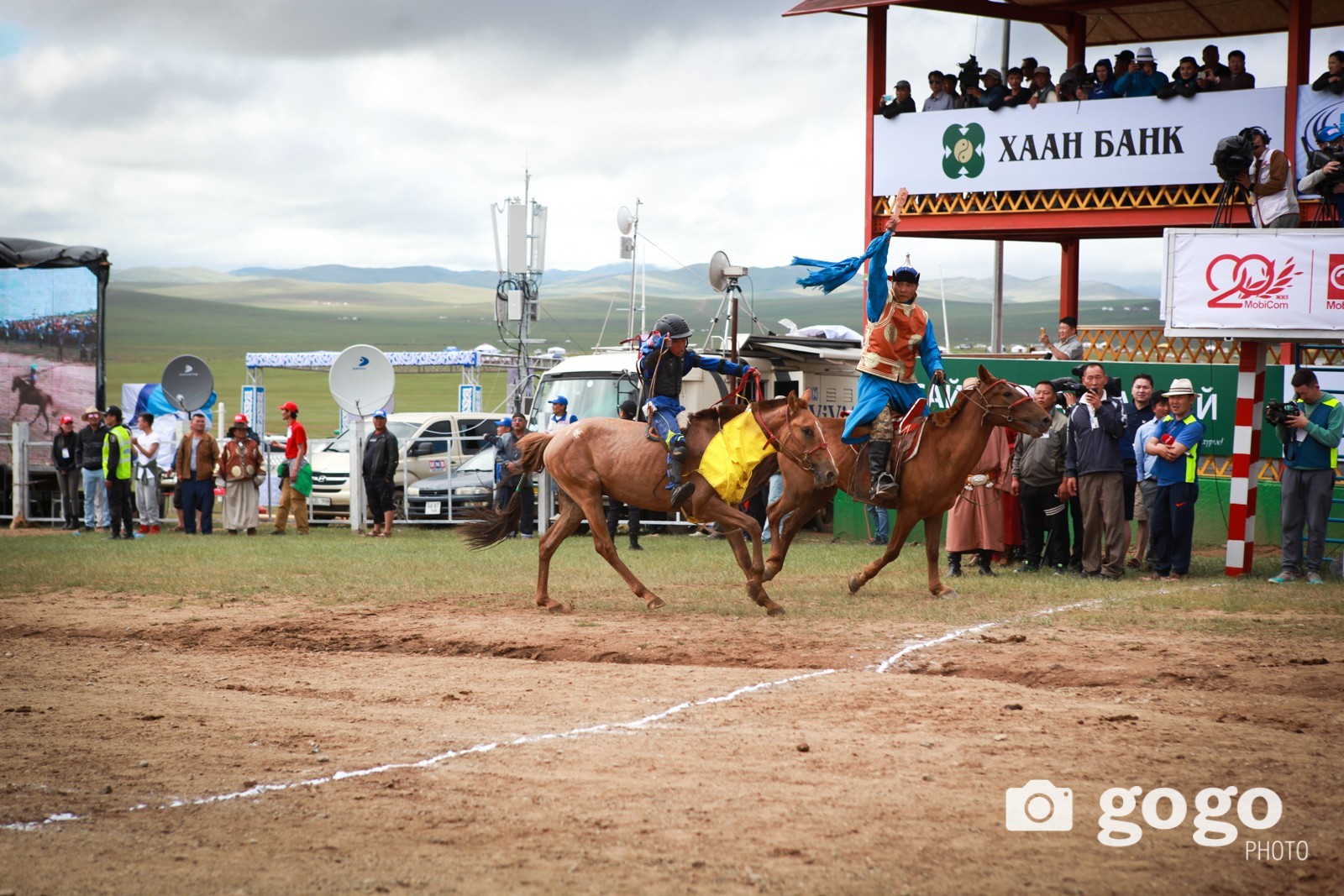 Шүдлэн насанд Архангай аймгийн Ж Уясахын бор үрээ түрүүллээ