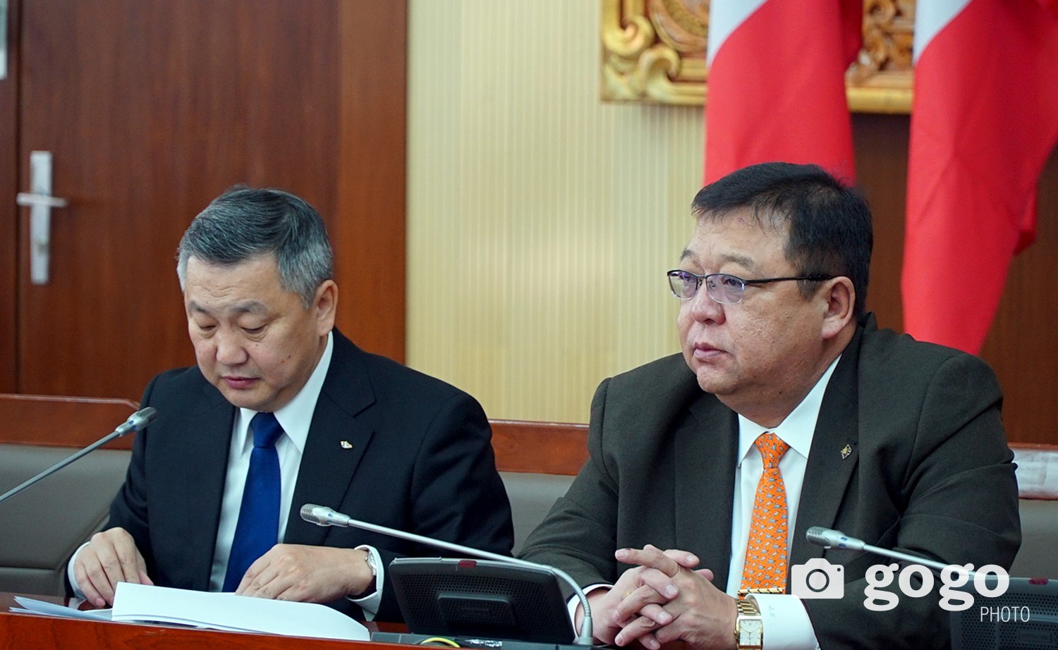 АН-ын шинэ, хуучин дарга нар хамтдаа мэдэгдэл хийв