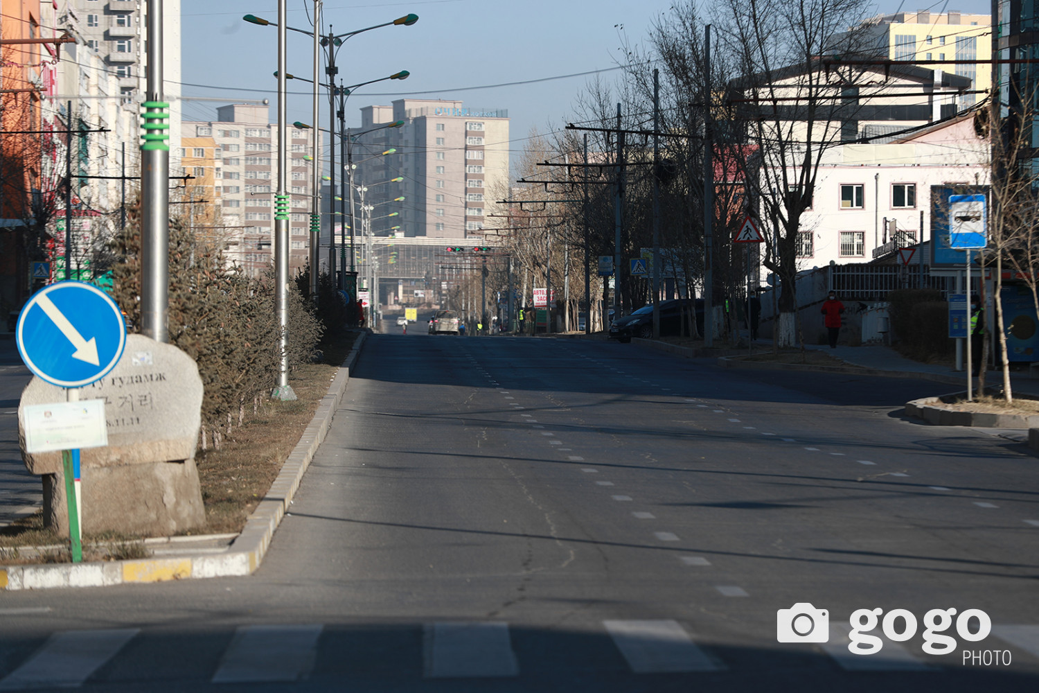 ФОТО: Хот доторх тээврийн хэрэгсэл, явган хүний хөдөлгөөнийг чангатгав