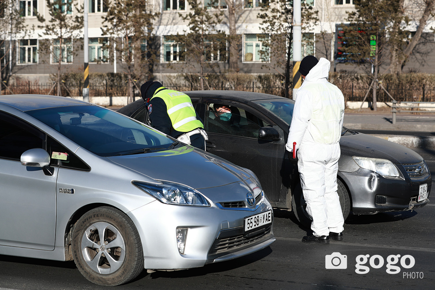 ФОТО: Хот доторх тээврийн хэрэгсэл, явган хүний хөдөлгөөнийг чангатгав