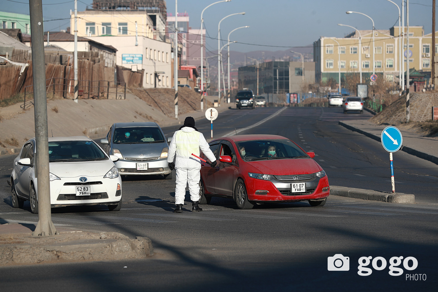 ФОТО: Хот доторх тээврийн хэрэгсэл, явган хүний хөдөлгөөнийг чангатгав
