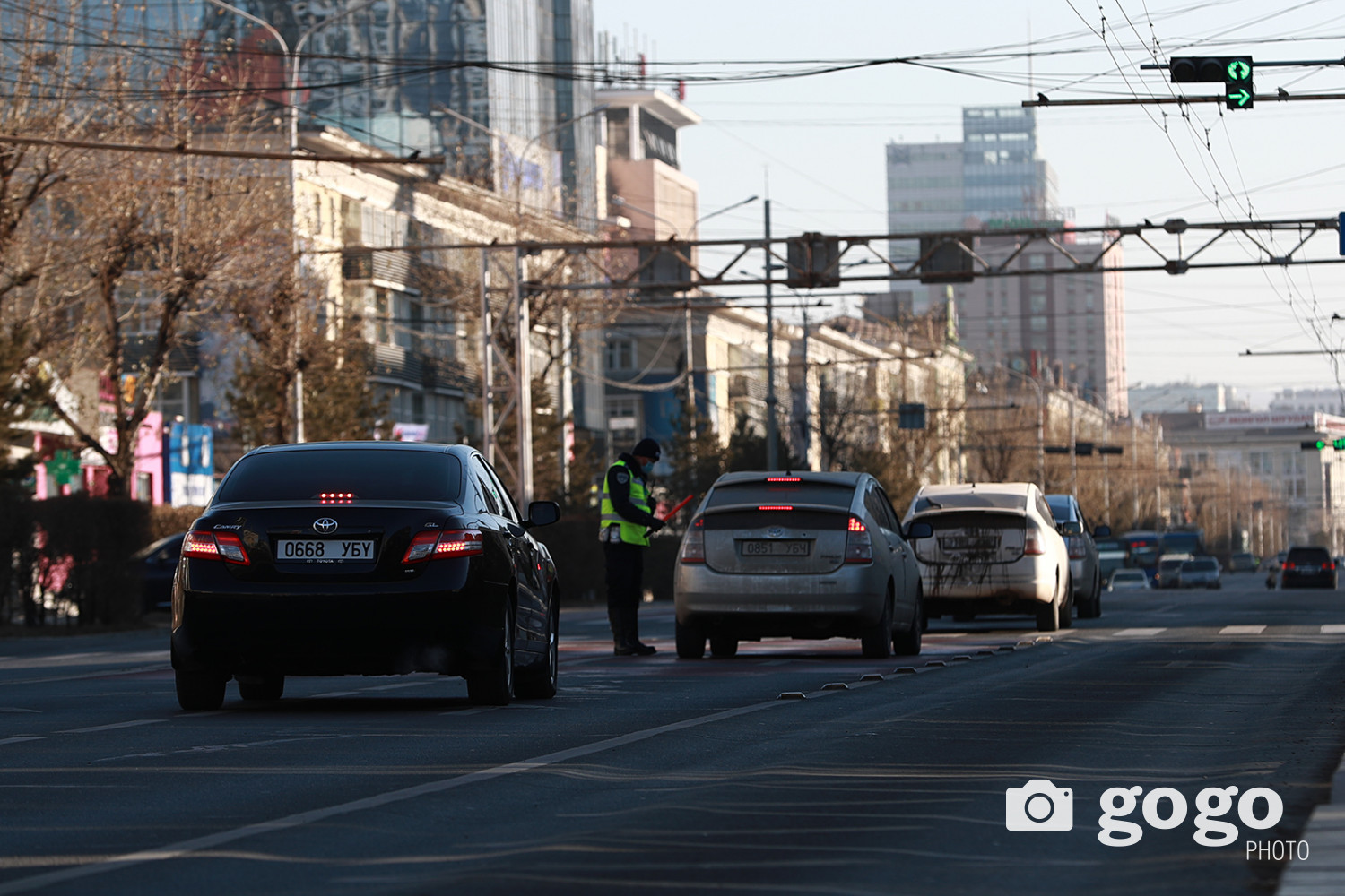 ФОТО: Хот доторх тээврийн хэрэгсэл, явган хүний хөдөлгөөнийг чангатгав