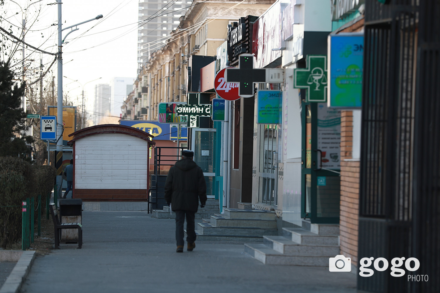 ФОТО: Хот доторх тээврийн хэрэгсэл, явган хүний хөдөлгөөнийг чангатгав