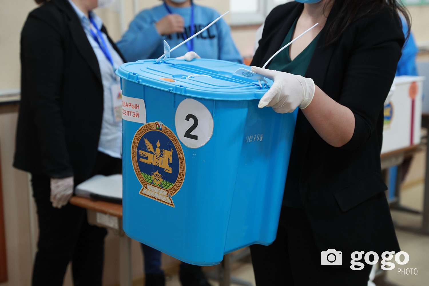 PHOTO: 25 thousand citizens started voting by ballot box