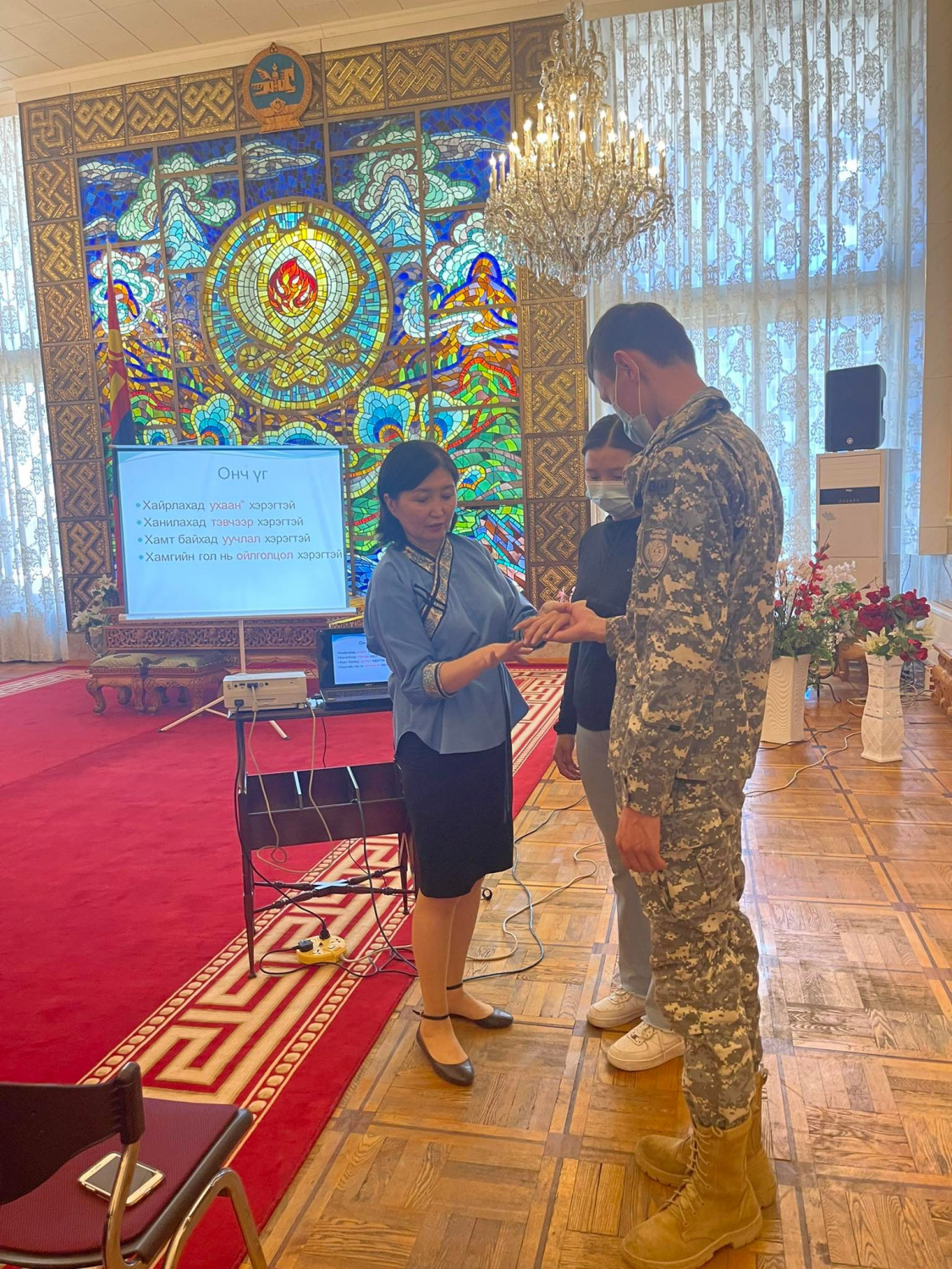 Гэр бүлийн үнэ цэн сэдвээр сургалт зохион байгууллаа