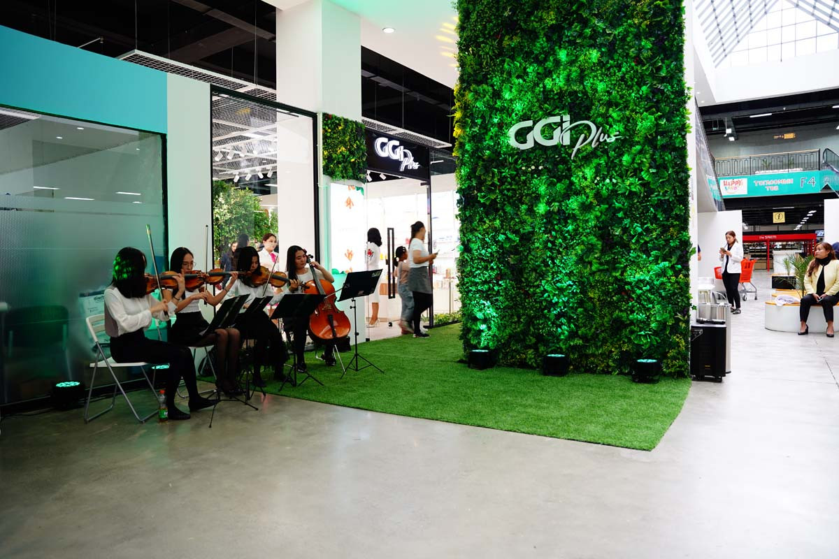 GGI PLUS нэрийн дэлгүүрээ нээлээ