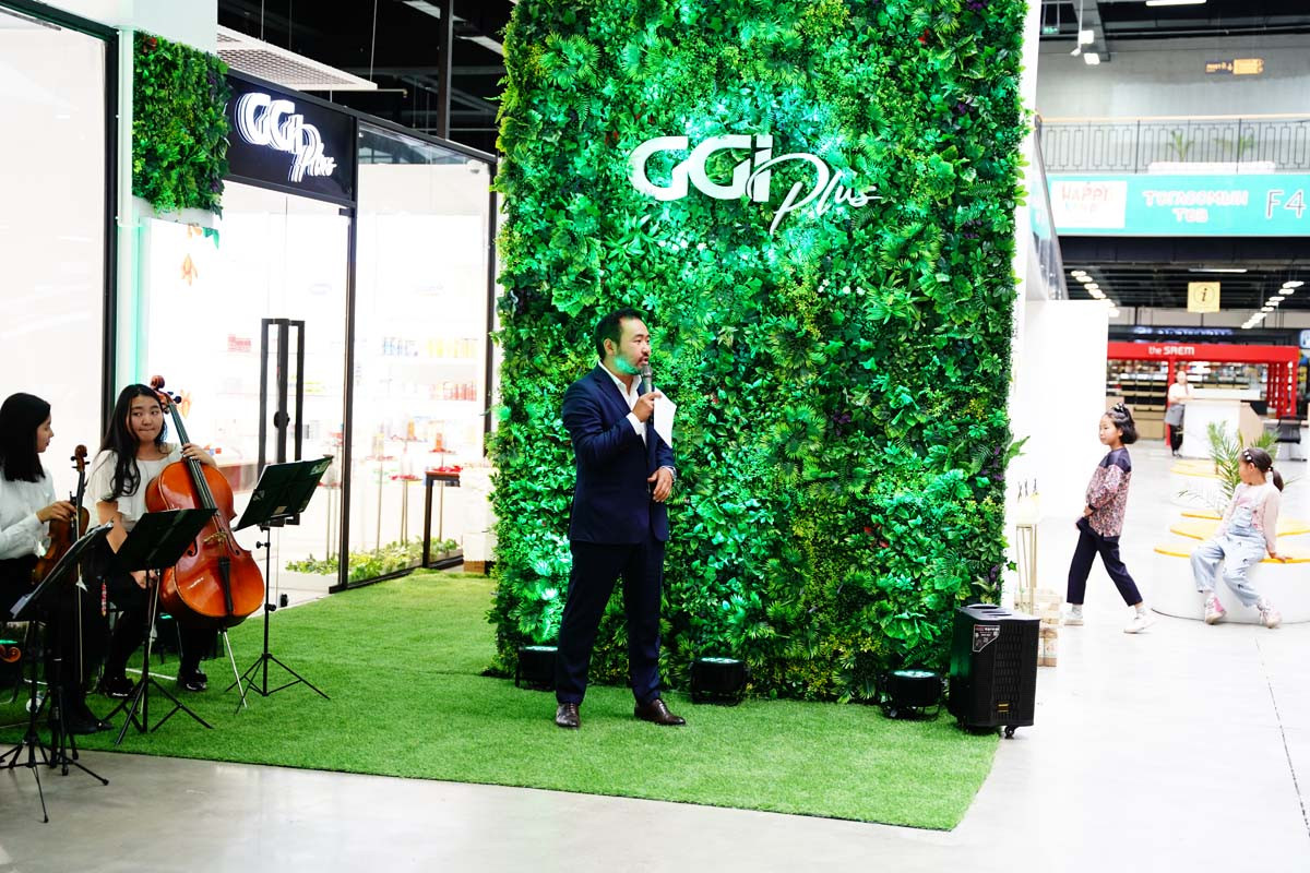 GGI PLUS нэрийн дэлгүүрээ нээлээ