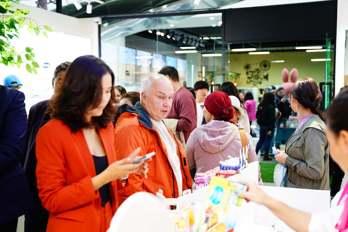 GGI PLUS нэрийн дэлгүүрээ нээлээ