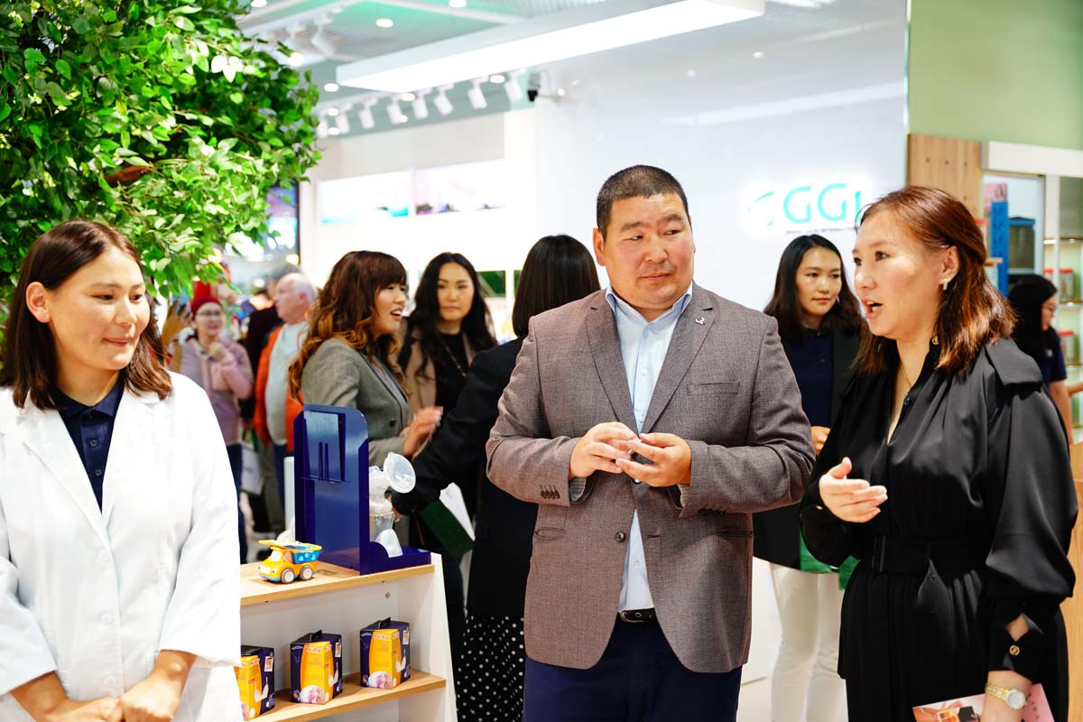 GGI PLUS нэрийн дэлгүүрээ нээлээ