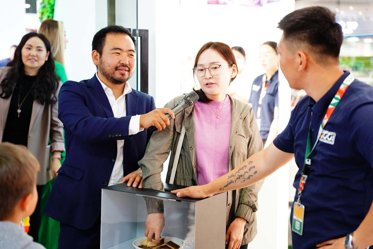 GGI PLUS нэрийн дэлгүүрээ нээлээ