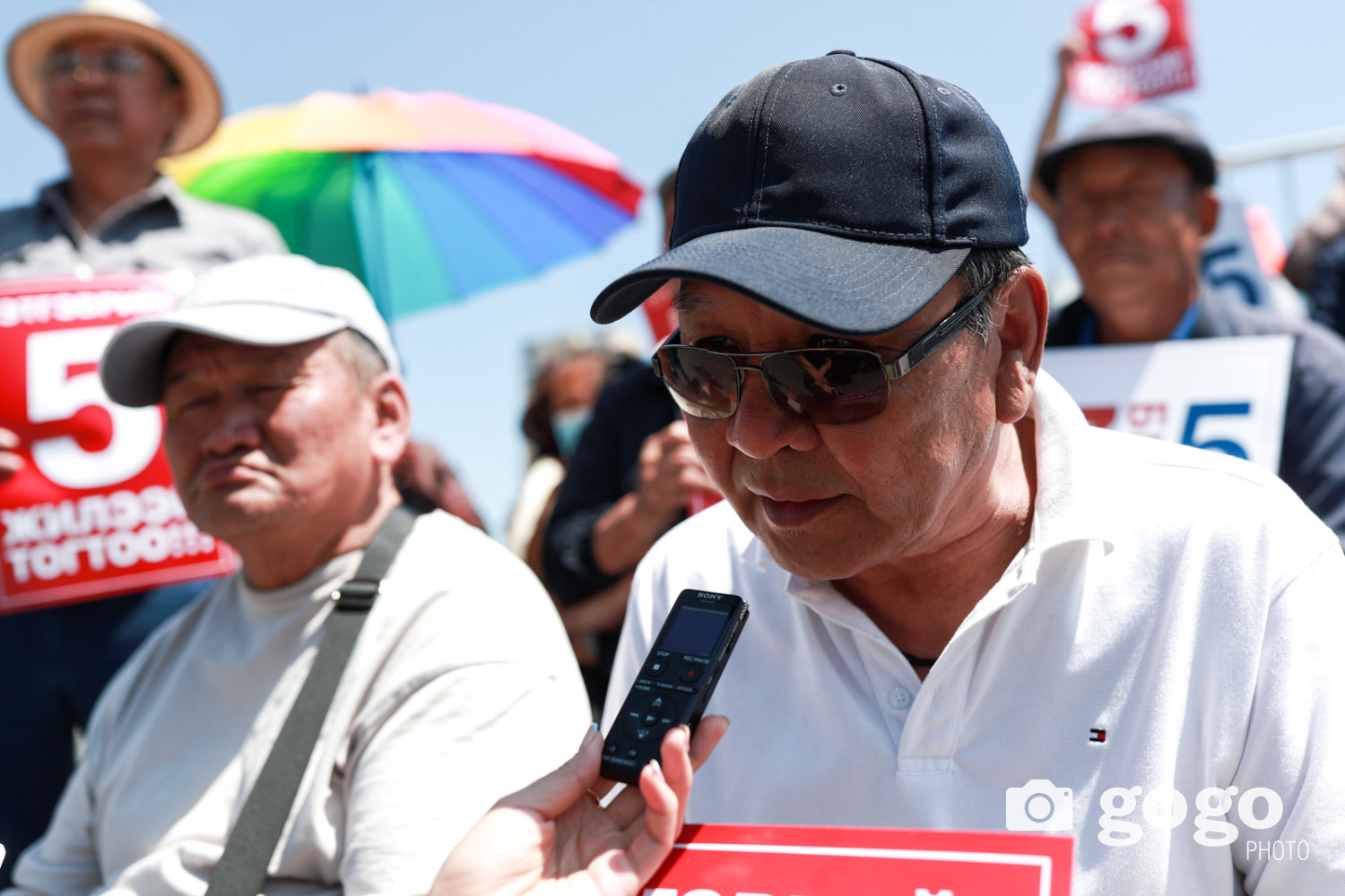 "34 жил татвар төлсөн би 21 жил ажилласан хүнтэй адил тэтгэвэр авч ...