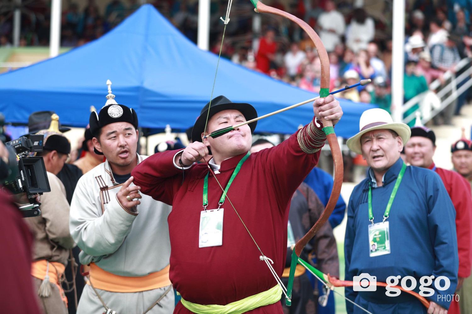 “Тамгагүй төр” жүжгийн уран бүтээлчид сурын талбайд зочилж сум тавилаа