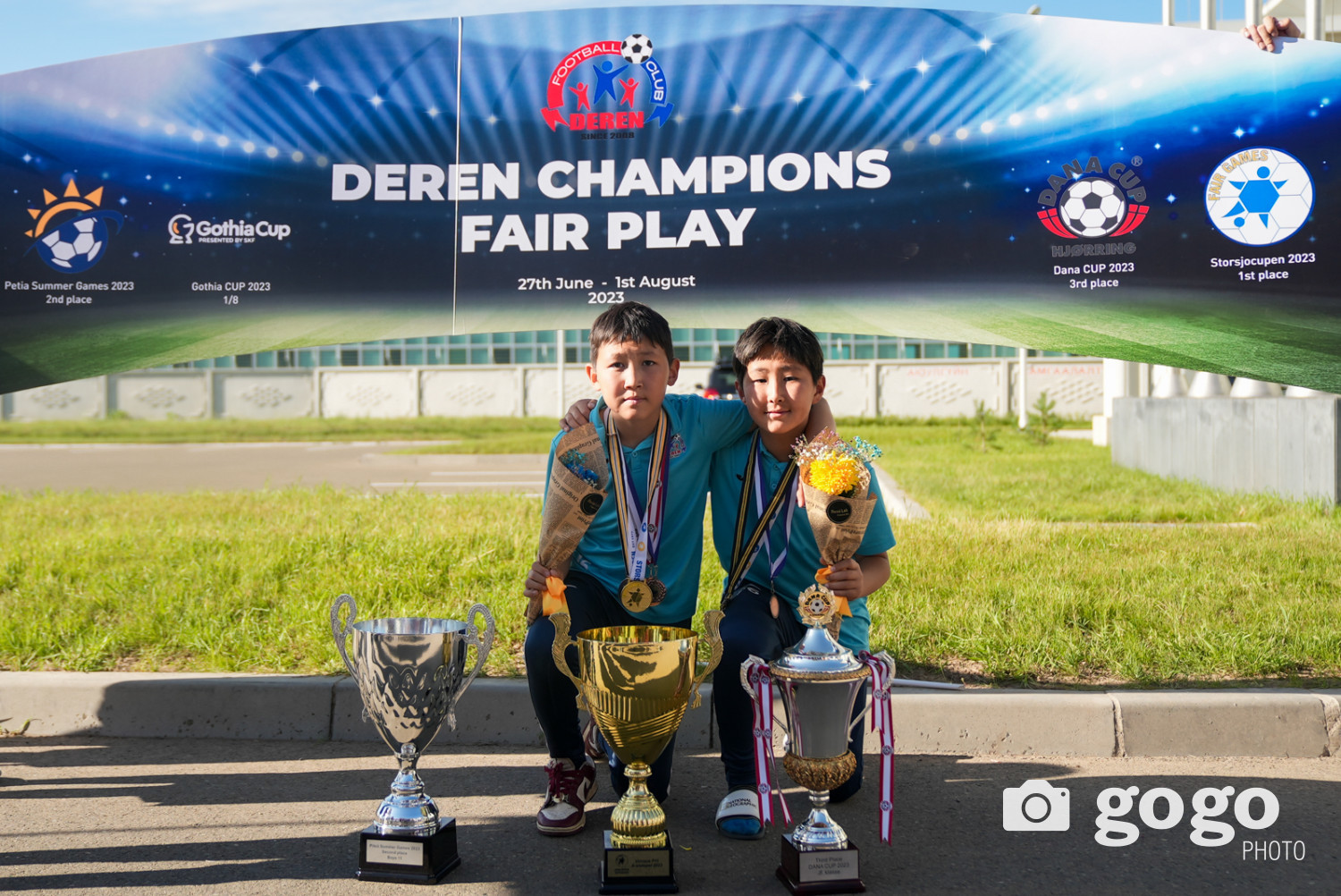 "Дэрэн" клубийн тамирчид олон улсын хөлбөмбөгийн тэмцээнд түүхэн амжилт ...