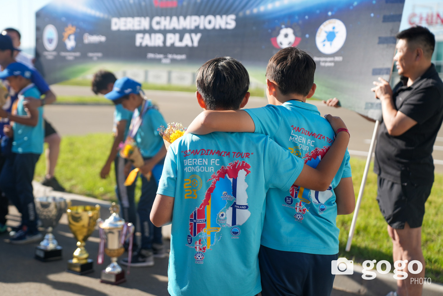 "Дэрэн" клубийн тамирчид олон улсын хөлбөмбөгийн тэмцээнд түүхэн амжилт ...