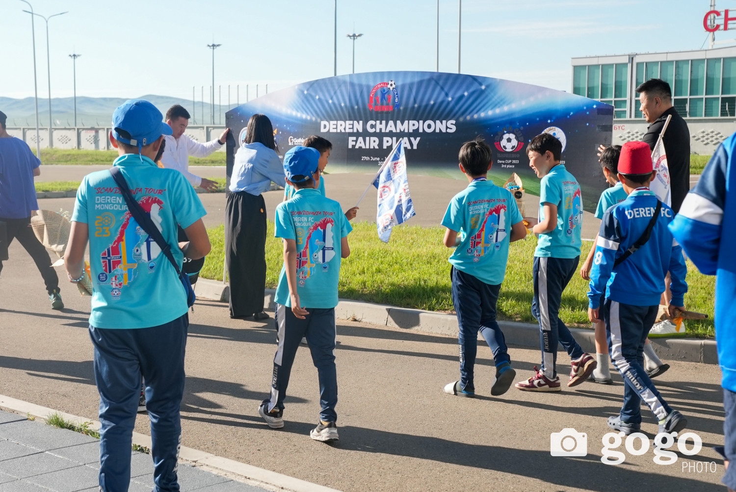 "Дэрэн" клубийн тамирчид олон улсын хөлбөмбөгийн тэмцээнд түүхэн амжилт ...