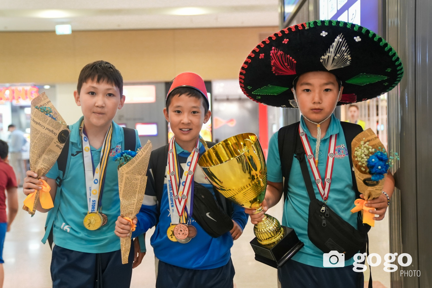 "Дэрэн" клубийн тамирчид олон улсын хөлбөмбөгийн тэмцээнд түүхэн амжилт ...