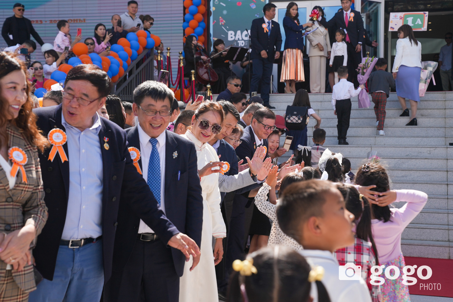 ФОТО: Цөм болон Кэмбрижийн хөтөлбөрийг хослуулсан Бага тэнгэр олон ...