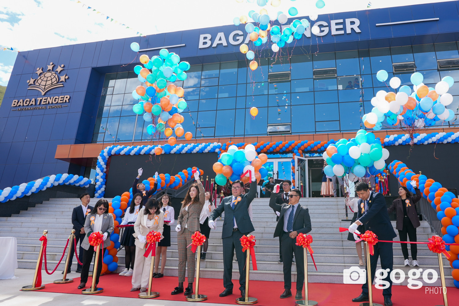 ФОТО: Цөм болон Кэмбрижийн хөтөлбөрийг хослуулсан Бага тэнгэр олон ...