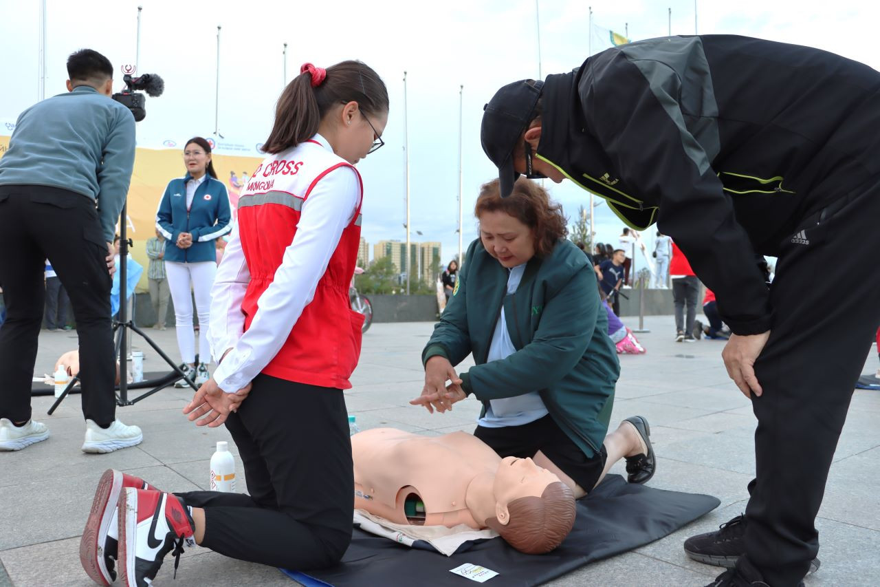 Үндэсний цэцэрлэгт хүрээлэнд иргэдэд зориулсан анхны тусламж үзүүлэх сургалт боллоо