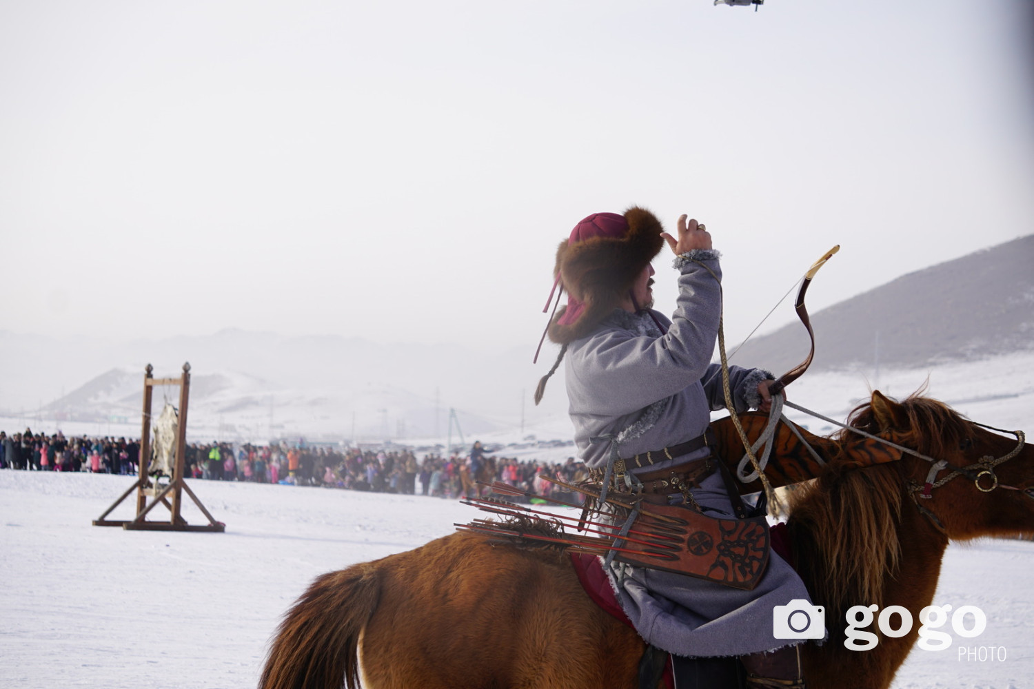 "Дэлхийн түүхийг Чингис хаанаар төсөөлдөг бол шувуучлахуйн түүхийг ...