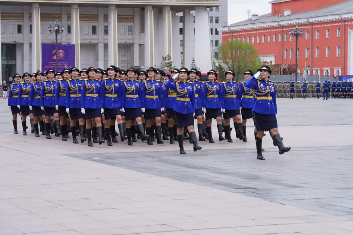 ФОТО Онцгой байдлын албаны ойд зориулсан цэргийн ёслол хүндэтгэлийн жагсаал боллоо