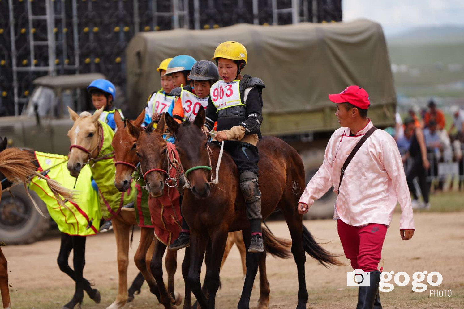 ФОТО: 258 даага уралдахаар бүртгүүлжээ