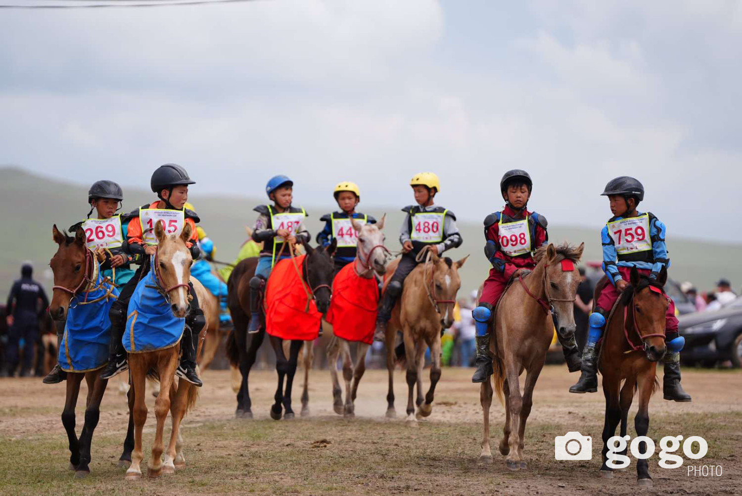ФОТО: 258 даага уралдахаар бүртгүүлжээ