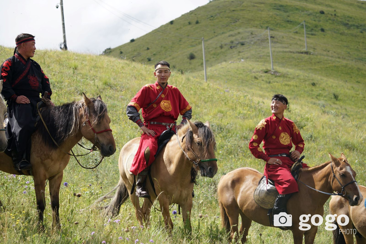 Богдхан ууланд 4160 м.кв төрийн далбааг мандуулж, Гиннесийн амжилт ...