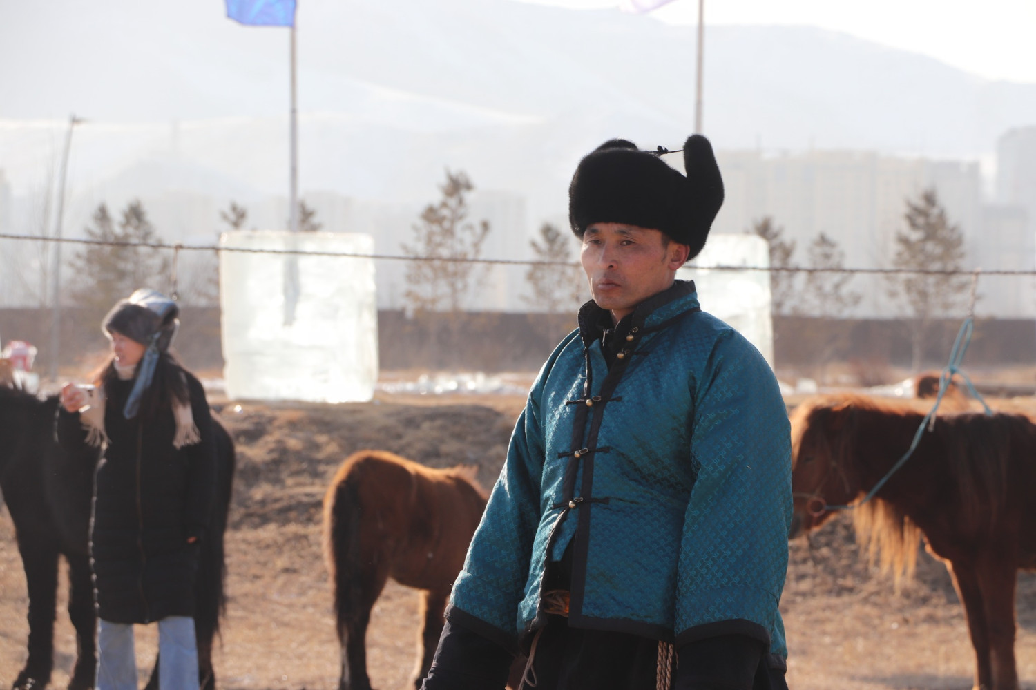 ФОТО Үндэсний цэцэрлэгт хүрээлэнд адуучид цуглажээ