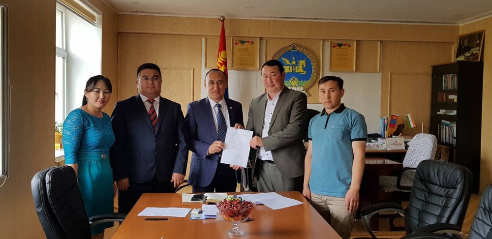 Баян Өлгий аймагт болсон байгалийн гамшгийг даван туулахад зориулж Петровис групп 10 сая