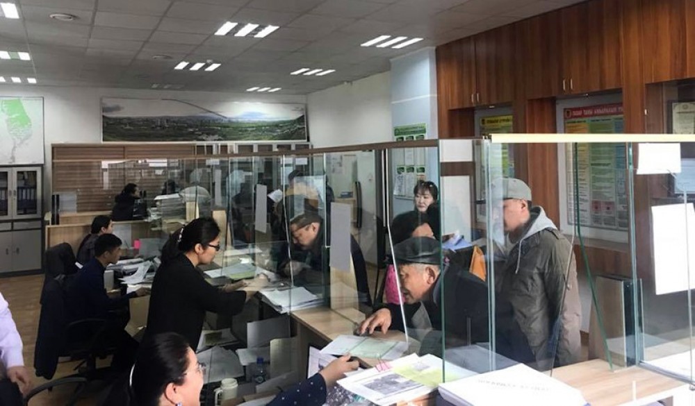 Газрын албад дотоод ажлын өдөргүй болж, иргэдэд ажлын таван өдөр ...