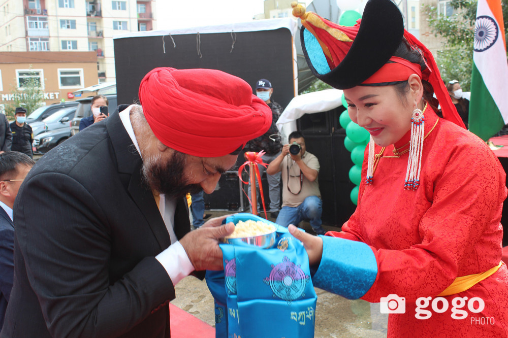 ФОТО: Мэдээлэл, холбооны технологи, аутсорсингын төвийн шавыг тавив