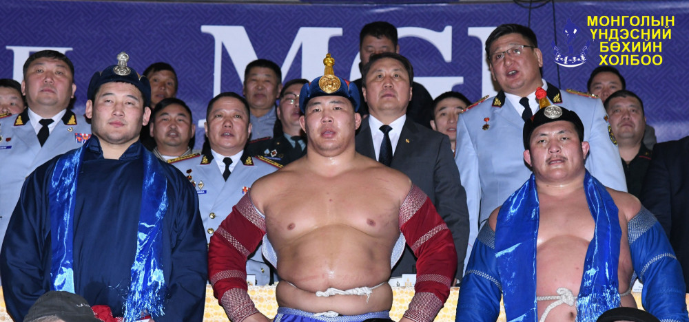 Монгол цэргийн өдөрт зориулсан бөхийн барилдаанд Улсын аварга О Хангай түрүүллээ