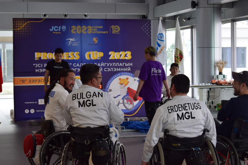 Тэргэнцэртэй сэлэмний “b” зэрэглэлийн тэмцээн болов