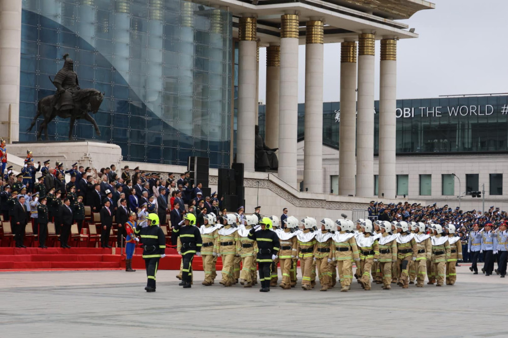 ФОТО Онцгой байдлын албаны ойд зориулсан цэргийн ёслол хүндэтгэлийн жагсаал боллоо